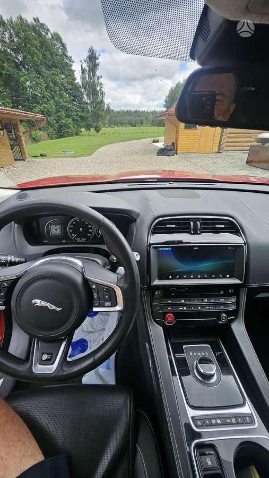 Sarkans Jaguar F-Pace 2017 Alīta, ar dzinēja tilpumu 3.00 L un nobraukumu 145 tūkst. km par 21000 €, foto 26 vietnē AUTOMOTO.COM.LV