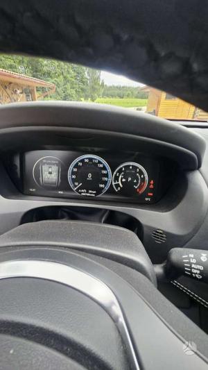 Sarkans Jaguar F-Pace 2017 Alīta, ar dzinēja tilpumu 3.00 L un nobraukumu 145 tūkst. km par 21000 €, foto 27 vietnē AUTOMOTO.COM.LV