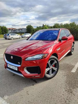 Sarkans Jaguar F-Pace 2017 Šauļi, ar dzinēja tilpumu 3.00 L un nobraukumu 137 tūkst. km par 20000 €, foto  vietnē AUTOMOTO.COM.LV