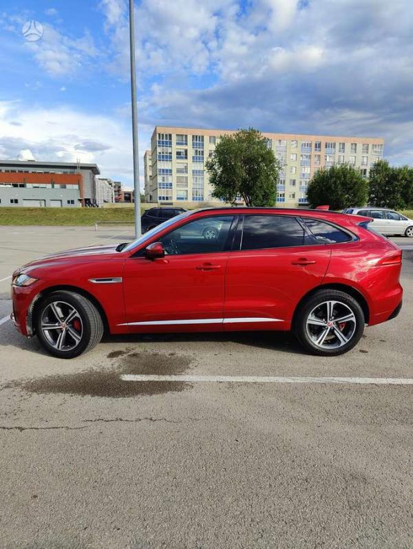 Sarkans Jaguar F-Pace 2017 Šauļi, ar dzinēja tilpumu 3.00 L un nobraukumu 137 tūkst. km par 20000 €, foto 3 vietnē AUTOMOTO.COM.LV
