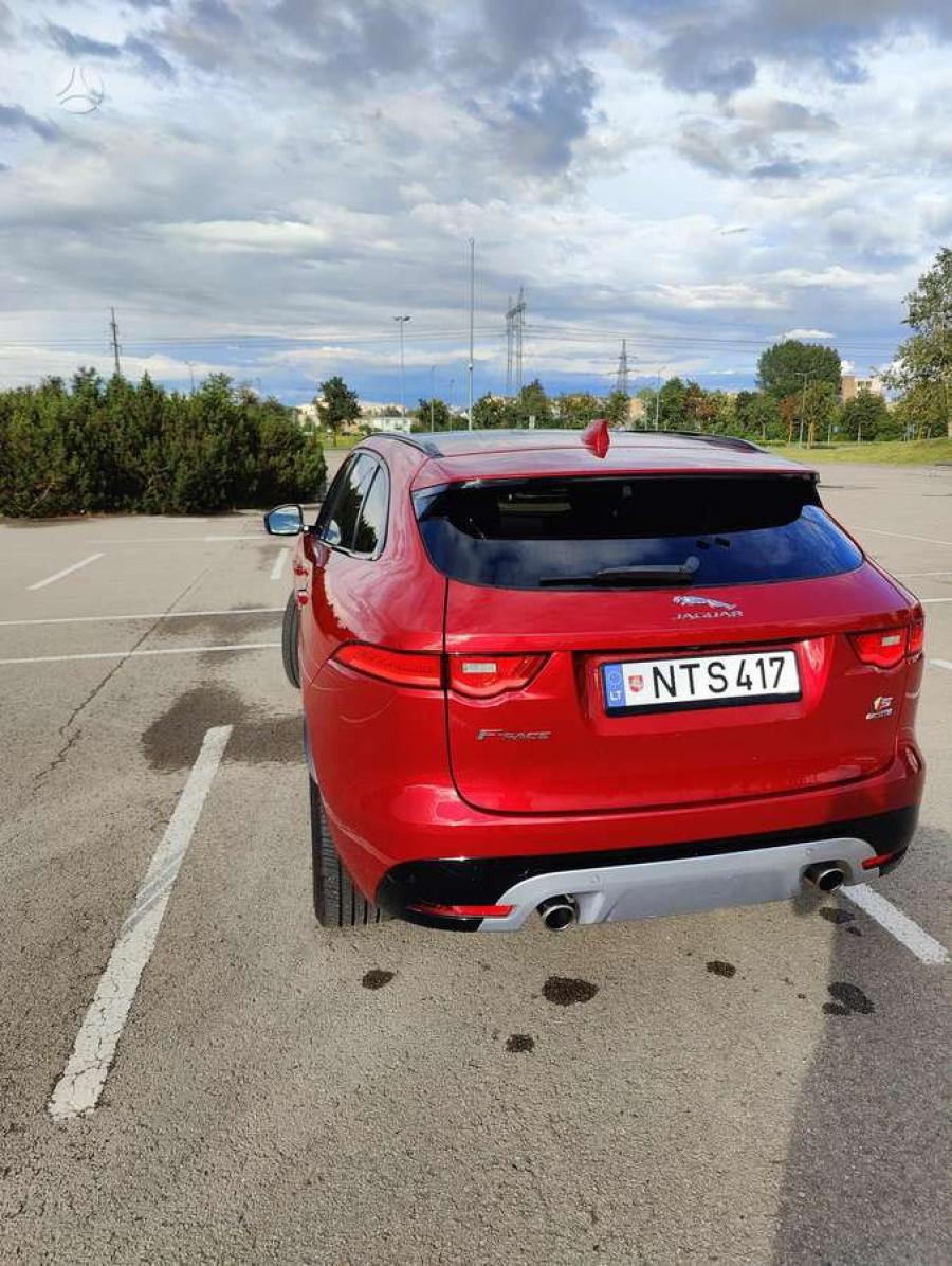 Sarkans Jaguar F-Pace 2017 Šauļi, ar dzinēja tilpumu 3.00 L un nobraukumu 137 tūkst. km par 20000 €, foto 6 vietnē AUTOMOTO.COM.LV