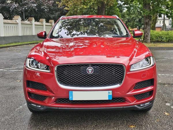 Red Jaguar F-Pace 2017 in Taurage, with an engine capacity of 2.00 L and mileage of 120 thousand km for 10900 €, photo 4 on AUTOMOTO.COM.LV