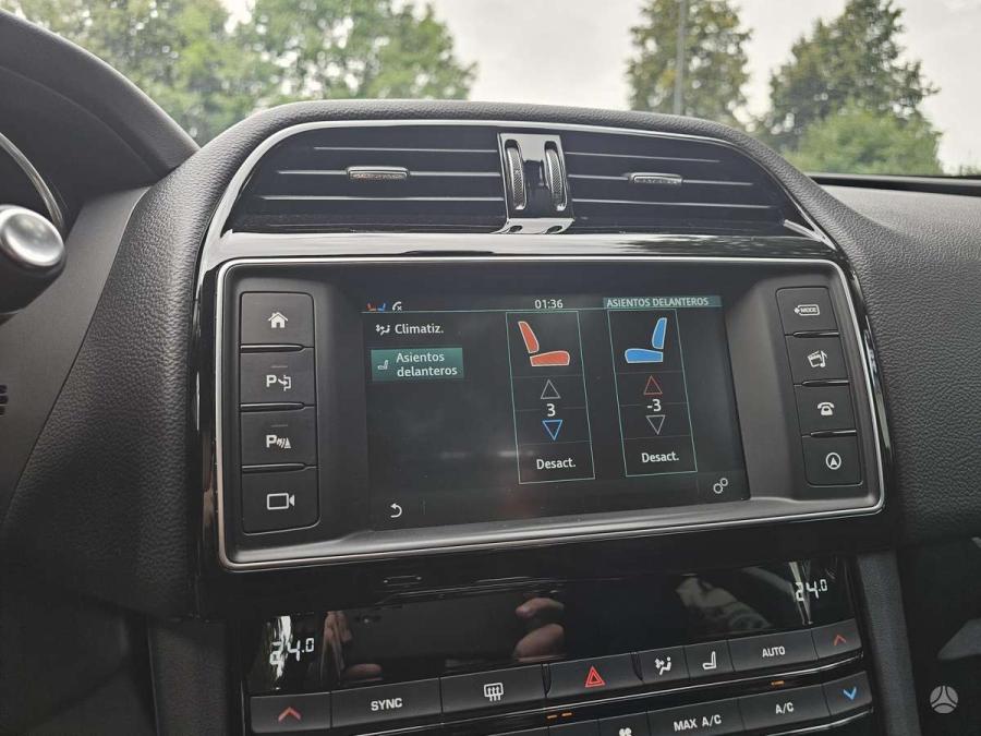 Sarkans Jaguar F-Pace 2017 Tauragė, ar dzinēja tilpumu 2.00 L un nobraukumu 120 tūkst. km par 10900 €, foto 19 vietnē AUTOMOTO.COM.LV