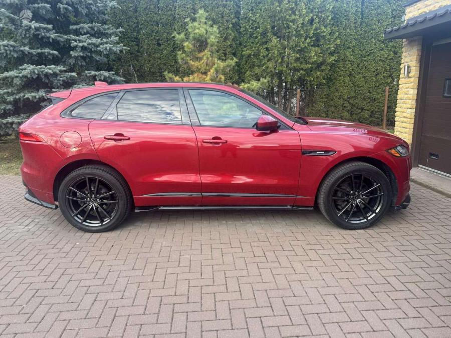 Red Jaguar F-Pace 2017 in Kaunas, with an engine capacity of 3.00 L and mileage of 227 thousand km for 19500 €, photo 4 on AUTOMOTO.COM.LV