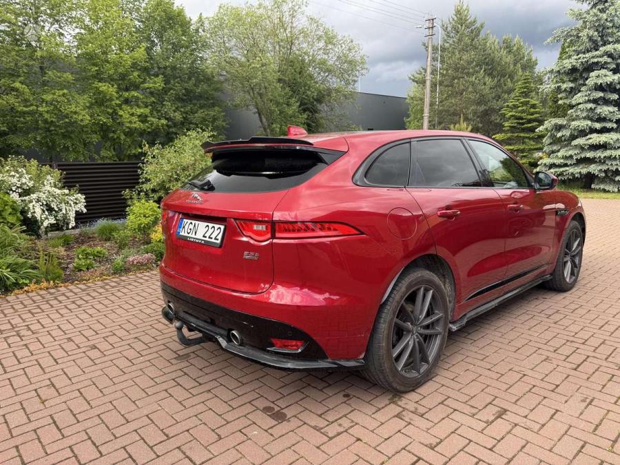 Red Jaguar F-Pace 2017 in Kaunas, with an engine capacity of 3.00 L and mileage of 227 thousand km for 19500 €, photo 5 on AUTOMOTO.COM.LV