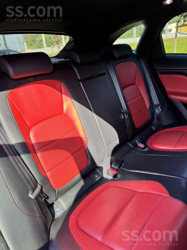 Jaguar F-Pace 2017 Rīga vietnē Sarkans Jaguar F-Pace 2017 Rīga, ar dzinēja tilpumu 2.00 L un nobraukumu 170 tūkst. km par 13500 €, foto 6 vietnē AUTOMOTO.COM.LV