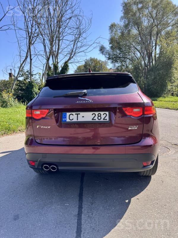 Jaguar F-Pace 2017 Rīga vietnē Sarkans Jaguar F-Pace 2017 Rīga, ar dzinēja tilpumu 2.00 L un nobraukumu 170 tūkst. km par 13500 €, foto 10 vietnē AUTOMOTO.COM.LV