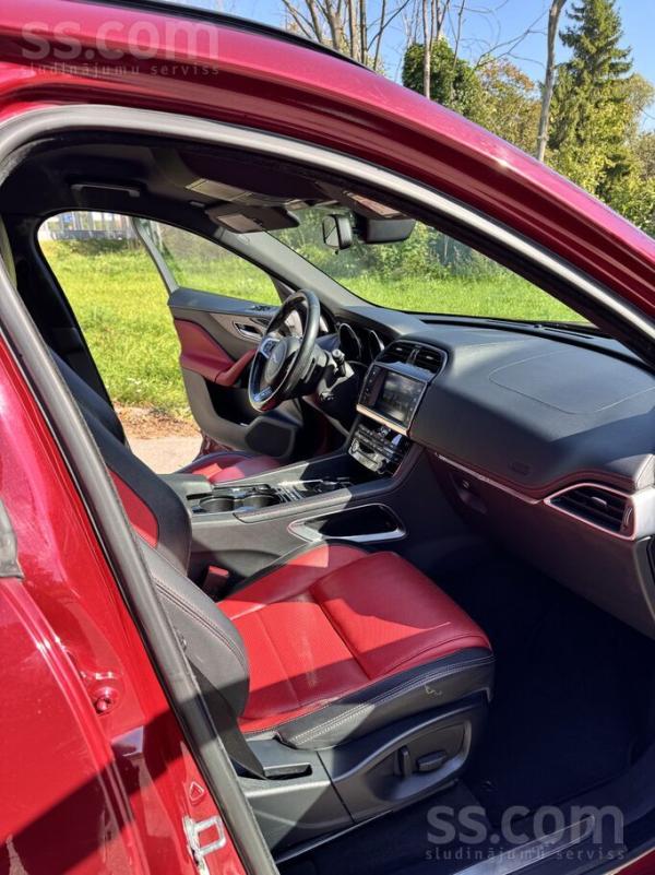 Jaguar F-Pace 2017 Rīga vietnē Sarkans Jaguar F-Pace 2017 Rīga, ar dzinēja tilpumu 2.00 L un nobraukumu 170 tūkst. km par 13500 €, foto 11 vietnē AUTOMOTO.COM.LV