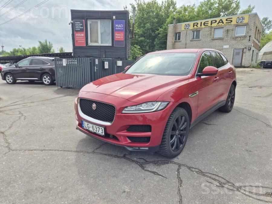 Sarkans Jaguar F-Pace 2018 Rīga, ar dzinēja tilpumu 2.00 L un nobraukumu 170 tūkst. km par 15990 €, foto 1 vietnē AUTOMOTO.COM.LV