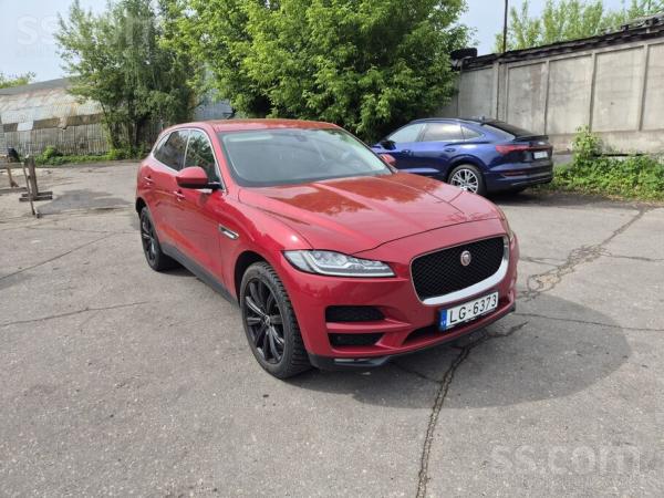 Красный Ягуар Ф-Пейс 2018 в Рига, объемом двигателя 2.00 л и пробегом 170 тыс. км за 15990 €, фото 2 на AUTOMOTO.COM.LV