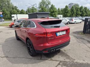 Sarkans Jaguar F-Pace 2018 Rīga, ar dzinēja tilpumu 2.00 L un nobraukumu 170 tūkst. km par 15990 €, foto 9 vietnē AUTOMOTO.COM.LV