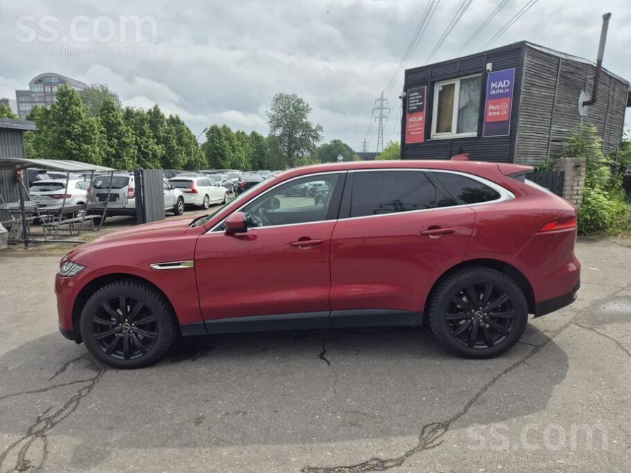 Sarkans Jaguar F-Pace 2018 Rīga, ar dzinēja tilpumu 2.00 L un nobraukumu 170 tūkst. km par 15990 €, foto 10 vietnē AUTOMOTO.COM.LV