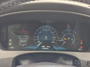 Sarkans Jaguar F-Pace 2018 Rīga, ar dzinēja tilpumu 2.00 L un nobraukumu 170 tūkst. km par 15990 €, foto 16 vietnē AUTOMOTO.COM.LV