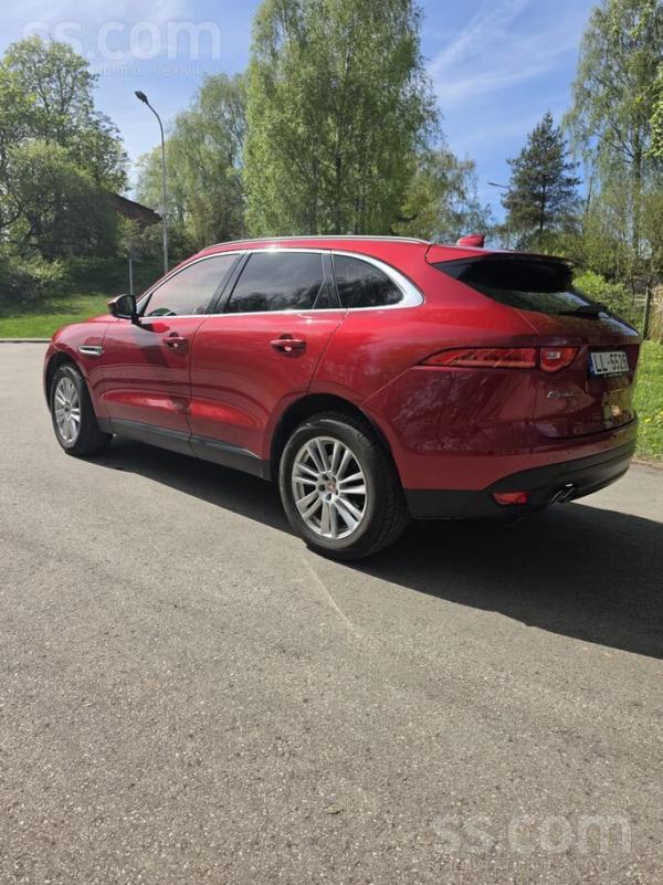 Sarkans Jaguar F-Pace 2018 Rīga, ar dzinēja tilpumu 2.00 L un nobraukumu 130 tūkst. km par 16500 €, foto 4 vietnē AUTOMOTO.COM.LV