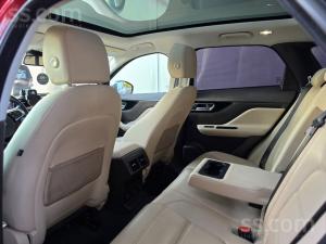 Red Jaguar F-Pace 2018 in Riga, with an engine capacity of 2.00 L and mileage of 130 thousand km for 15800 €, photo 10 on AUTOMOTO.COM.LV