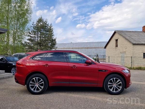 Red Jaguar F-Pace 2018 in Valmiera, with an engine capacity of 2.00 L and mileage of 135 thousand km for 15700 €, photo 2 on AUTOMOTO.COM.LV
