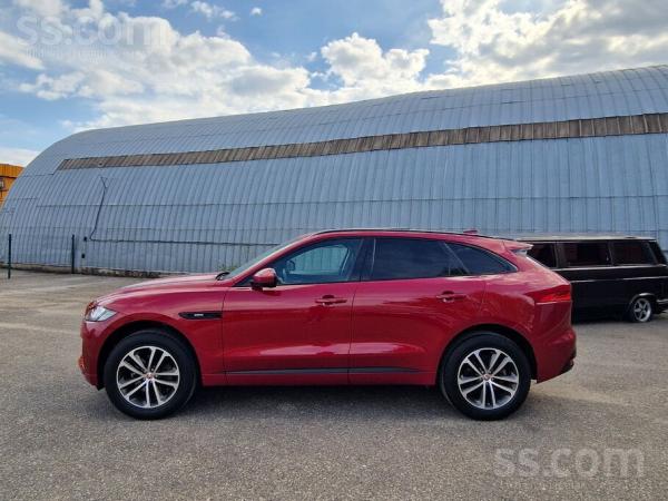 Red Jaguar F-Pace 2018 in Valmiera, with an engine capacity of 2.00 L and mileage of 135 thousand km for 15700 €, photo 6 on AUTOMOTO.COM.LV