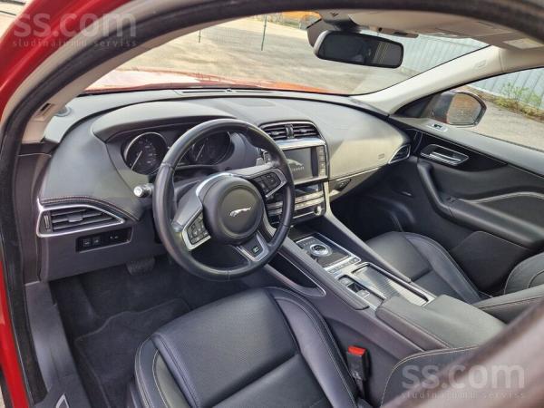 Red Jaguar F-Pace 2018 in Valmiera, with an engine capacity of 2.00 L and mileage of 135 thousand km for 15700 €, photo 9 on AUTOMOTO.COM.LV