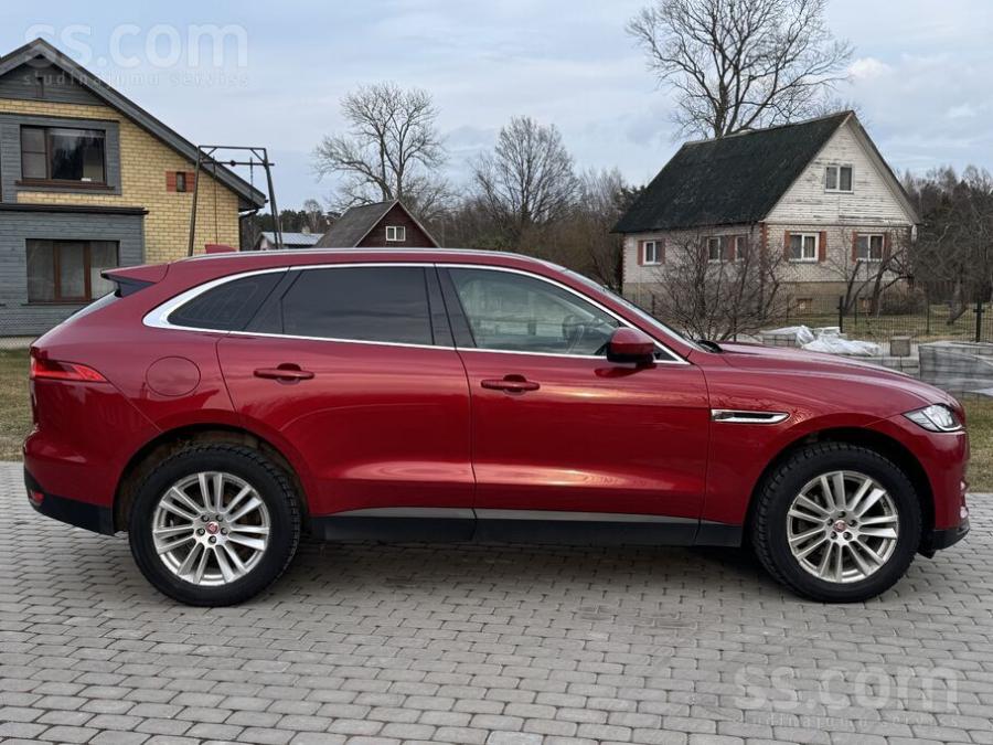 Red Jaguar F-Pace 2018 in Tukums, with an engine capacity of 2.00 L and mileage of 127 thousand km for 13990 €, photo 4 on AUTOMOTO.COM.LV
