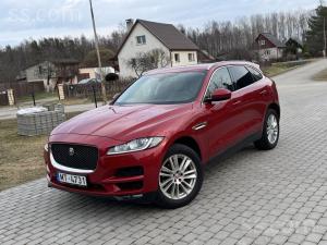 Red Jaguar F-Pace 2018 in Tukums, with an engine capacity of 2.00 L and mileage of 127 thousand km for 13990 €, photo 5 on AUTOMOTO.COM.LV