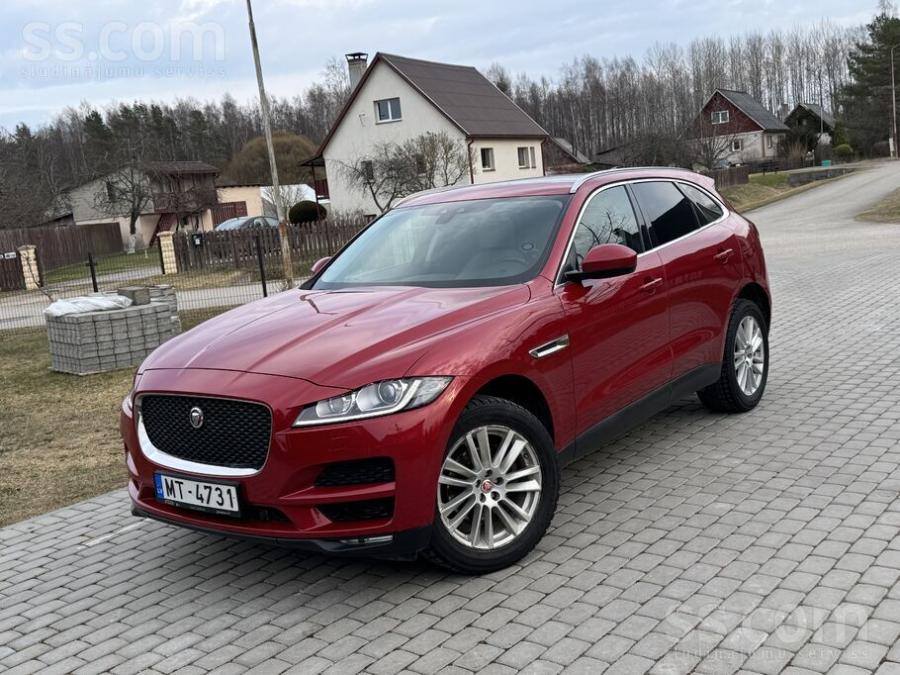 Red Jaguar F-Pace 2018 in Tukums, with an engine capacity of 2.00 L and mileage of 127 thousand km for 13990 €, photo 5 on AUTOMOTO.COM.LV