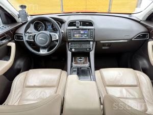 Red Jaguar F-Pace 2018 in Tukums, with an engine capacity of 2.00 L and mileage of 127 thousand km for 13990 €, photo 8 on AUTOMOTO.COM.LV