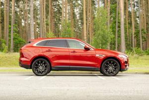 Red Jaguar F-Pace 2018 in Riga, with an engine capacity of 2.00 L and mileage of 170 thousand km for 14590 €, photo 9 on AUTOMOTO.COM.LV