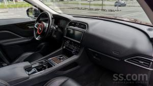 Red Jaguar F-Pace 2018 in Riga, with an engine capacity of 2.00 L and mileage of 170 thousand km for 14590 €, photo 11 on AUTOMOTO.COM.LV