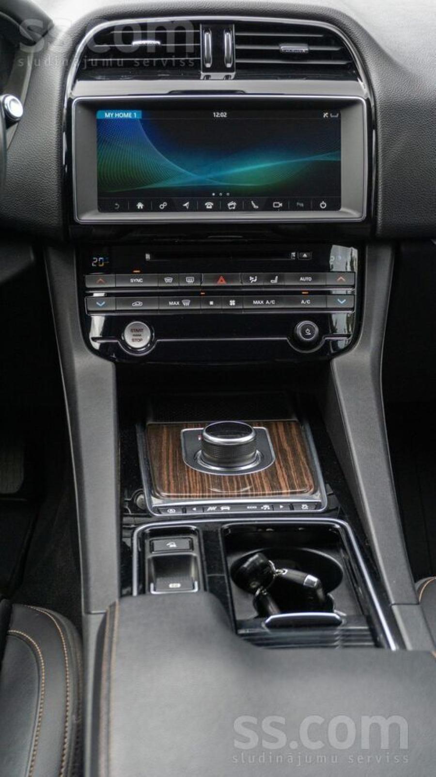 Red Jaguar F-Pace 2018 in Riga, with an engine capacity of 2.00 L and mileage of 170 thousand km for 14590 €, photo 13 on AUTOMOTO.COM.LV