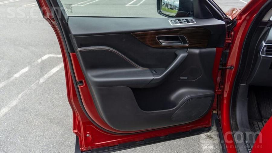 Red Jaguar F-Pace 2018 in Riga, with an engine capacity of 2.00 L and mileage of 170 thousand km for 14590 €, photo 28 on AUTOMOTO.COM.LV