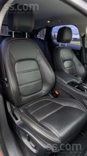 Red Jaguar F-Pace 2018 in Riga, with an engine capacity of 2.00 L and mileage of 170 thousand km for 14590 €, photo 30 on AUTOMOTO.COM.LV