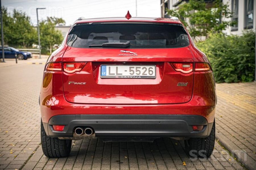 Sarkans Jaguar F-Pace 2018 Rīga, ar dzinēja tilpumu 2.00 L un nobraukumu 136 tūkst. km par 11990 €, foto 6 vietnē AUTOMOTO.COM.LV