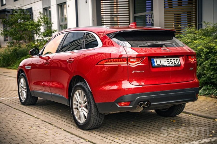 Sarkans Jaguar F-Pace 2018 Rīga, ar dzinēja tilpumu 2.00 L un nobraukumu 136 tūkst. km par 11990 €, foto 7 vietnē AUTOMOTO.COM.LV
