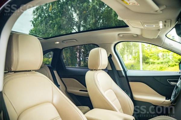 Jaguar F-Pace 2018 Rīga vietnē Sarkans Jaguar F-Pace 2018 Rīga, ar dzinēja tilpumu 2.00 L un nobraukumu 136 tūkst. km par 11990 €, foto 9 vietnē AUTOMOTO.COM.LV