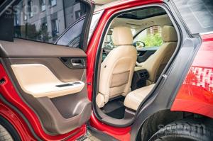 Sarkans Jaguar F-Pace 2018 Rīga, ar dzinēja tilpumu 2.00 L un nobraukumu 136 tūkst. km par 11990 €, foto 21 vietnē AUTOMOTO.COM.LV