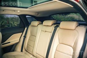 Sarkans Jaguar F-Pace 2018 Rīga, ar dzinēja tilpumu 2.00 L un nobraukumu 136 tūkst. km par 11990 €, foto 22 vietnē AUTOMOTO.COM.LV