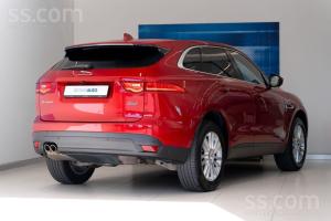 Sarkans Jaguar F-Pace 2019 Rīga, ar dzinēja tilpumu 2.00 L un nobraukumu 27 tūkst. km par 19990 €, foto 4 vietnē AUTOMOTO.COM.LV