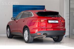 Sarkans Jaguar F-Pace 2019 Rīga, ar dzinēja tilpumu 2.00 L un nobraukumu 27 tūkst. km par 19990 €, foto 5 vietnē AUTOMOTO.COM.LV