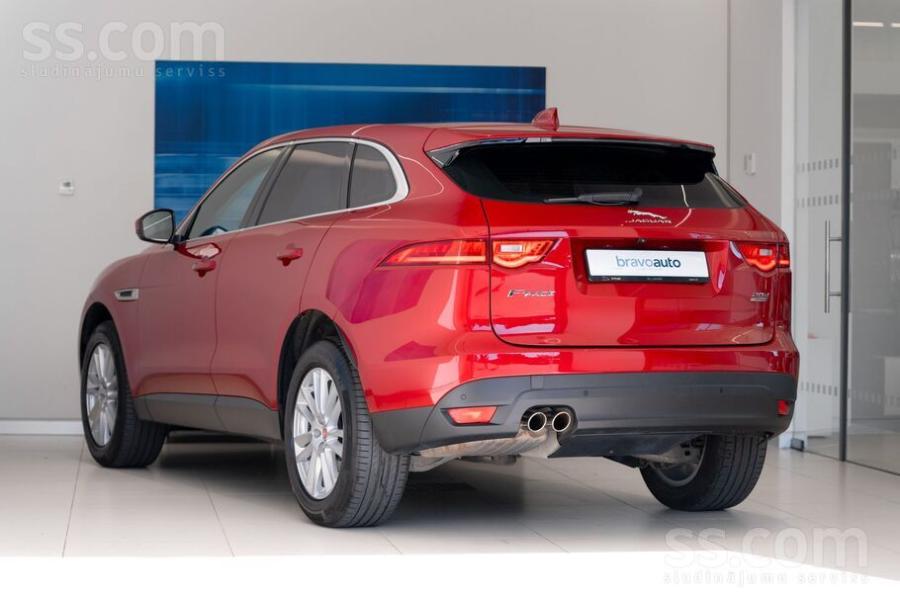 Sarkans Jaguar F-Pace 2019 Rīga, ar dzinēja tilpumu 2.00 L un nobraukumu 27 tūkst. km par 19990 €, foto 5 vietnē AUTOMOTO.COM.LV