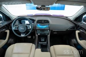 Sarkans Jaguar F-Pace 2019 Rīga, ar dzinēja tilpumu 2.00 L un nobraukumu 27 tūkst. km par 19990 €, foto 6 vietnē AUTOMOTO.COM.LV
