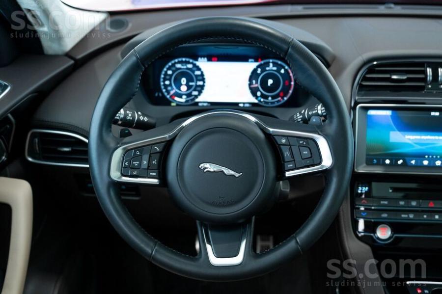 Sarkans Jaguar F-Pace 2019 Rīga, ar dzinēja tilpumu 2.00 L un nobraukumu 27 tūkst. km par 19990 €, foto 7 vietnē AUTOMOTO.COM.LV
