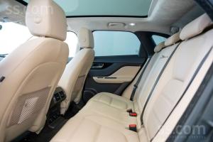 Sarkans Jaguar F-Pace 2019 Rīga, ar dzinēja tilpumu 2.00 L un nobraukumu 27 tūkst. km par 19990 €, foto 9 vietnē AUTOMOTO.COM.LV