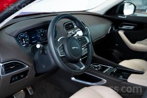 Sarkans Jaguar F-Pace 2019 Rīga, ar dzinēja tilpumu 2.00 L un nobraukumu 27 tūkst. km par 19990 €, foto 11 vietnē AUTOMOTO.COM.LV