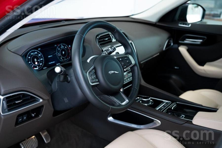 Sarkans Jaguar F-Pace 2019 Rīga, ar dzinēja tilpumu 2.00 L un nobraukumu 27 tūkst. km par 19990 €, foto 11 vietnē AUTOMOTO.COM.LV