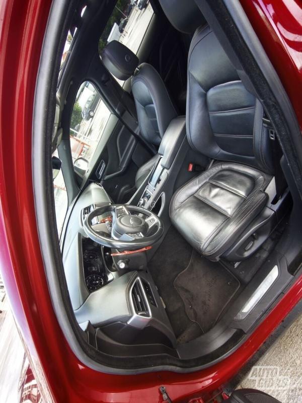 Red Jaguar F-Pace 2020 in Vilnius, with an engine capacity of 2.00 L and mileage of 150 thousand km for 14999 €, photo 11 on AUTOMOTO.COM.LV