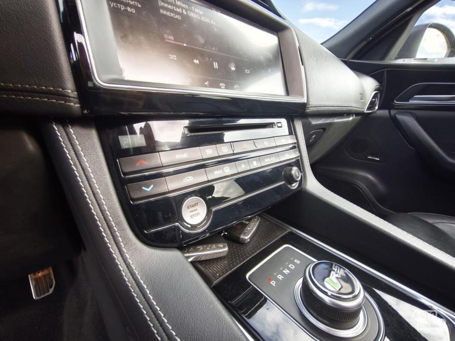 Sarkans Jaguar F-Pace 2020 Viļņa, ar dzinēja tilpumu 2.00 L un nobraukumu 150 tūkst. km par 14999 €, foto 14 vietnē AUTOMOTO.COM.LV