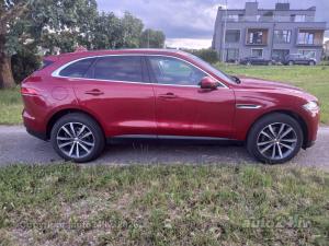 Red Jaguar F-Pace 2016 in Tallinn, with an engine capacity of 3.00 L and mileage of 300 thousand km for 11990 €, photo 4 on AUTOMOTO.COM.LV