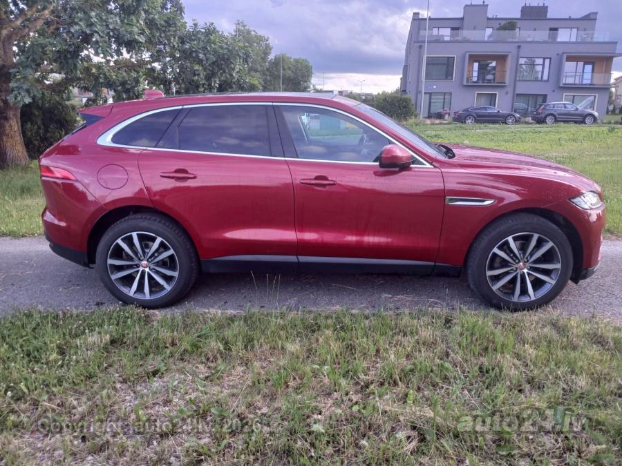 Red Jaguar F-Pace 2016 in Tallinn, with an engine capacity of 3.00 L and mileage of 300 thousand km for 11990 €, photo 4 on AUTOMOTO.COM.LV
