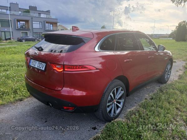 Sarkans Jaguar F-Pace 2016 Tallina, ar dzinēja tilpumu 3.00 L un nobraukumu 300 tūkst. km par 11990 €, foto 4 vietnē AUTOMOTO.COM.LV