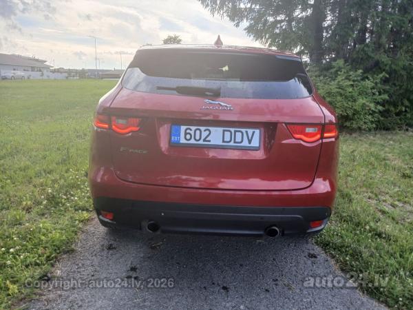 Sarkans Jaguar F-Pace 2016 Tallina, ar dzinēja tilpumu 3.00 L un nobraukumu 300 tūkst. km par 11990 €, foto 5 vietnē AUTOMOTO.COM.LV
